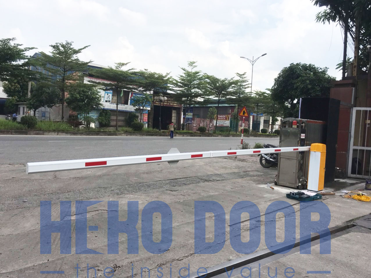 LẮP ĐẶT BARIE TỰ ĐỘNG TẠI HƯNG YÊN - Công ty CP Cơ khí Xây dựng Trường Hinh